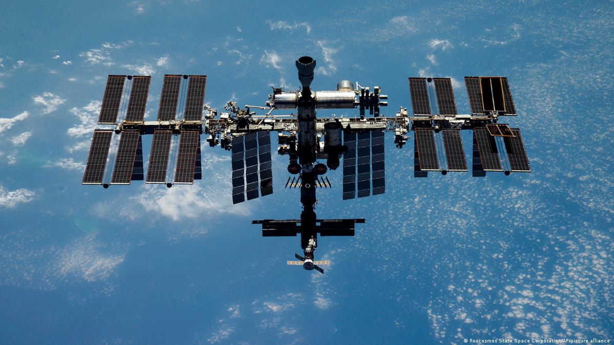 EEI: astronautas se refugian por ruptura de un satélite ruso