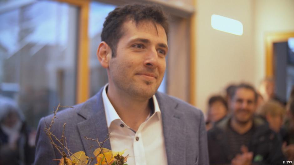 From Refugee to Mayor - Ryyan Alshebl – DW – 03/29/2024