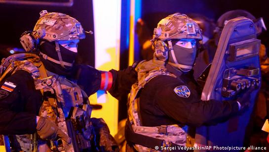 Terror in Russia: From Beslan siege to Moscow concert hall – DW – 03/23 ...