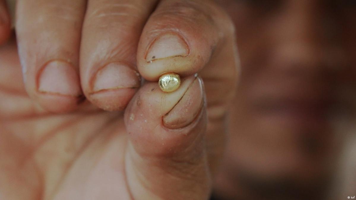 Poison and Poverty - Illegal Gold Mining in Indonesia – DW – 03/27/2024