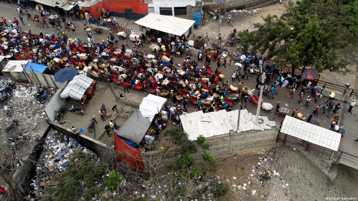 Haiti: France evacuates French and EU citizens – DW – 03/27/2024