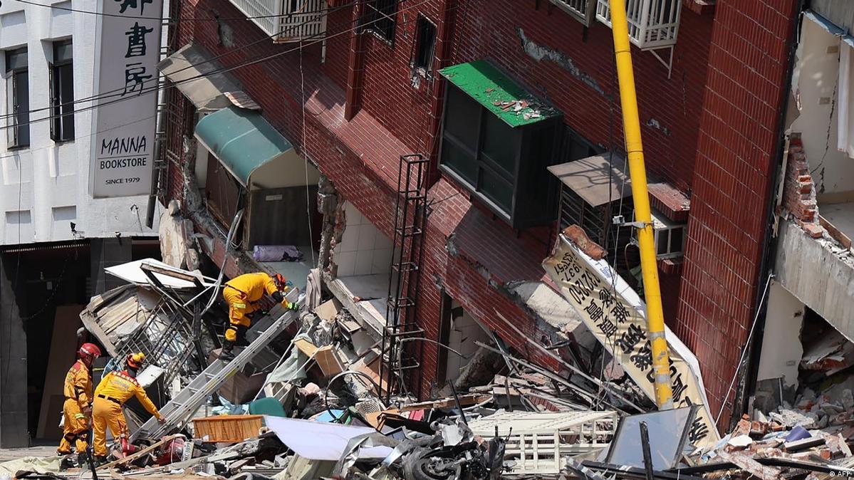 Taiwan: Hundreds injured in 'strongest quake in 25 years' – DW – 04/03/2024