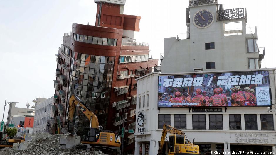Taiwan: Rescue operations continue after major earthquake – DW – 04/04/2024