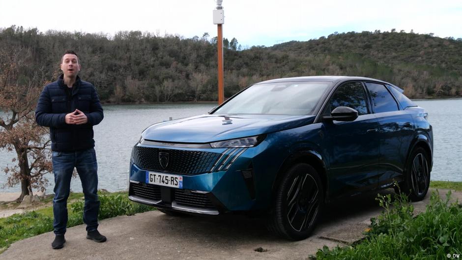 The new electric Peugeot E-3008 – DW – 04/16/2024