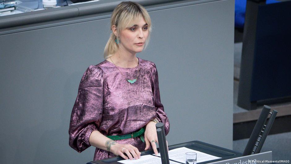 Entra en vigor la nueva ley de derechos trans en Alemania – DW – 28/10/2024