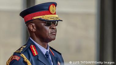Kenya: Helicopter crash kills defense chief Francis Ogolla – DW – 04/18 ...