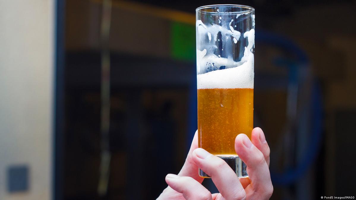 Belga cuyo cuerpo destila alcohol, absuelto de manejar ebrio