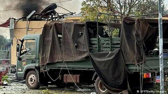 Cambodia: 20 soldiers killed in army base blast