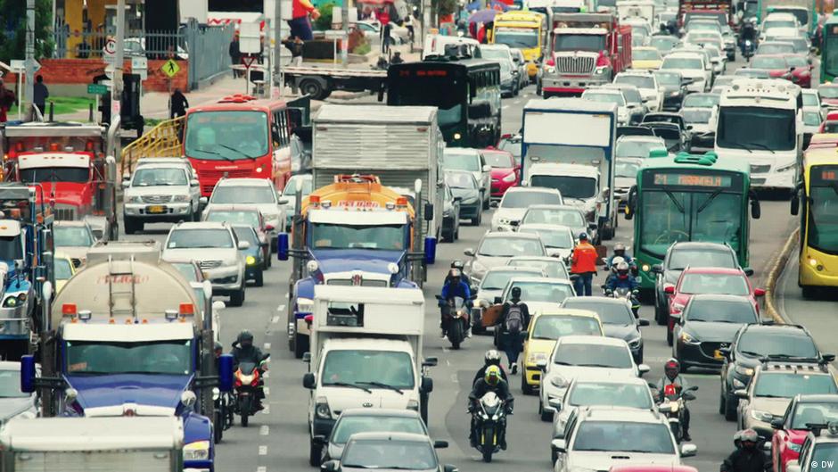 Sacando el tráfico de los barrios de Bogotá – DW – 10/05/2024