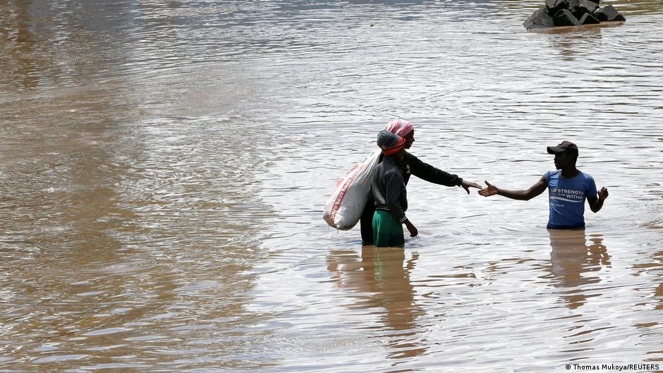 Kenya floods displace at least 190,000 people – DW – 05/01/2024