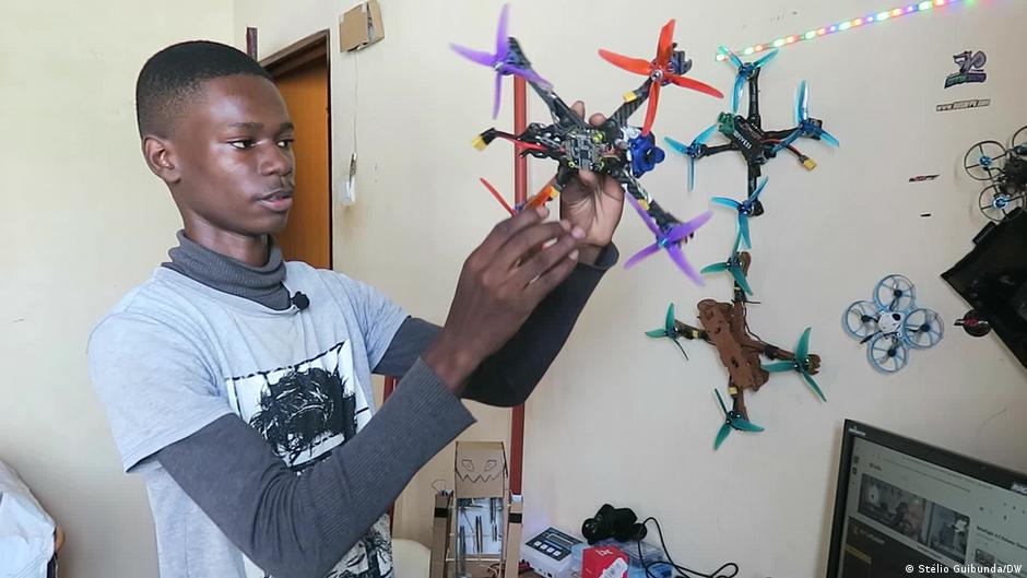 Mozambique’s teenage inventor and his big drone dreams – DW – 04/29/2024