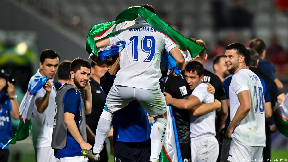 Uzbekistan's footballers make Olympic history – DW – 05/01/2024