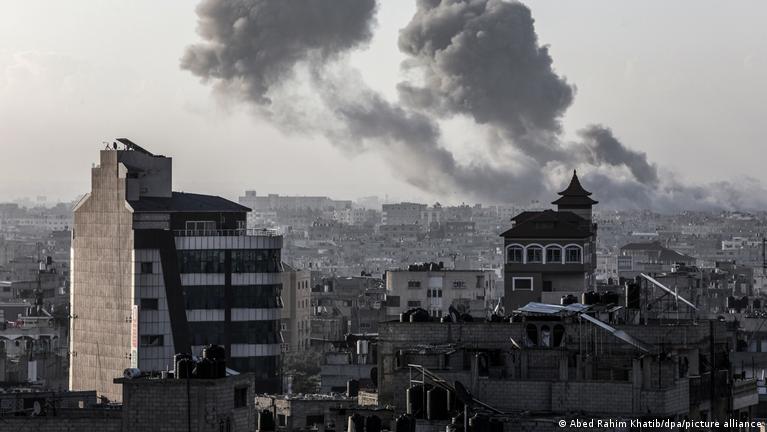 Medios: inician negociaciones para "tregua integral" en Gaza – DW – 08 ...