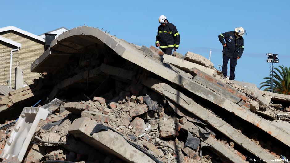 South Africa: Dozens missing days after building collapse – DW – 05/09/2024