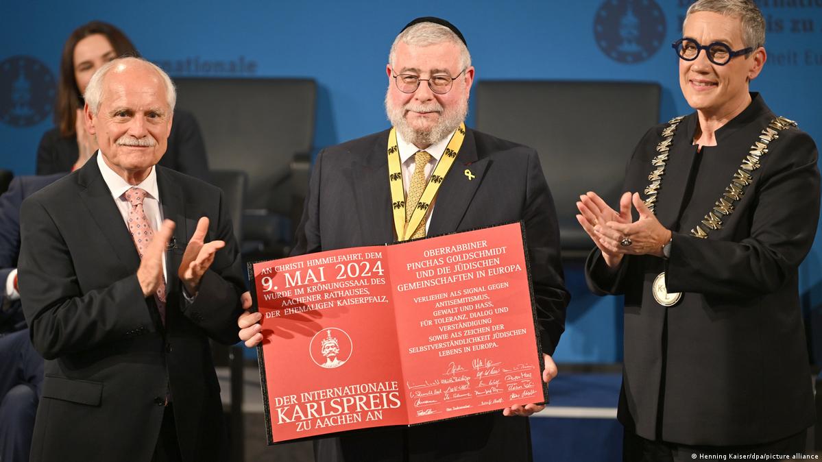 Karlspreis für Oberrabbiner Pinchas Goldschmidt – DW – 09.05.2024