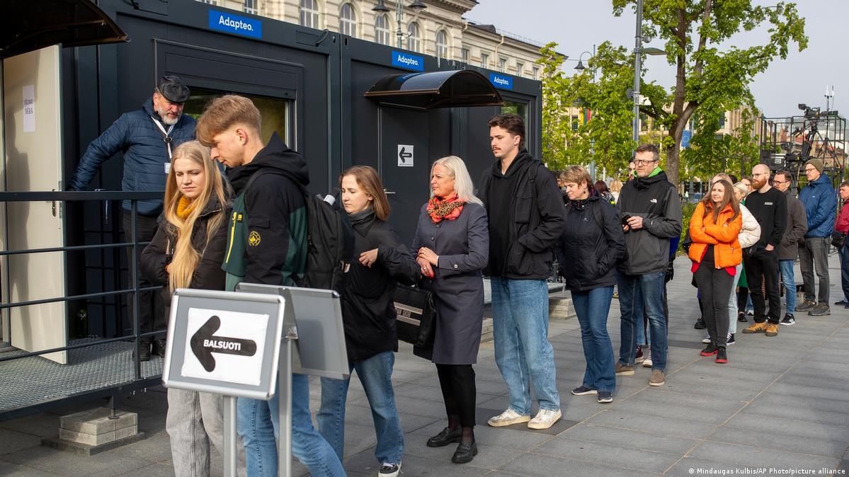 Lithuania: Nauseda and Simonyte head to presidential run-off – DW – 05 ...