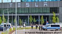 Germany: Tesla given go-ahead for Berlin factory expansion – DW – 07/04 ...