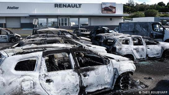 New Caledonia: Curfew, airport closed after riots in Noumea – DW – 05 ...