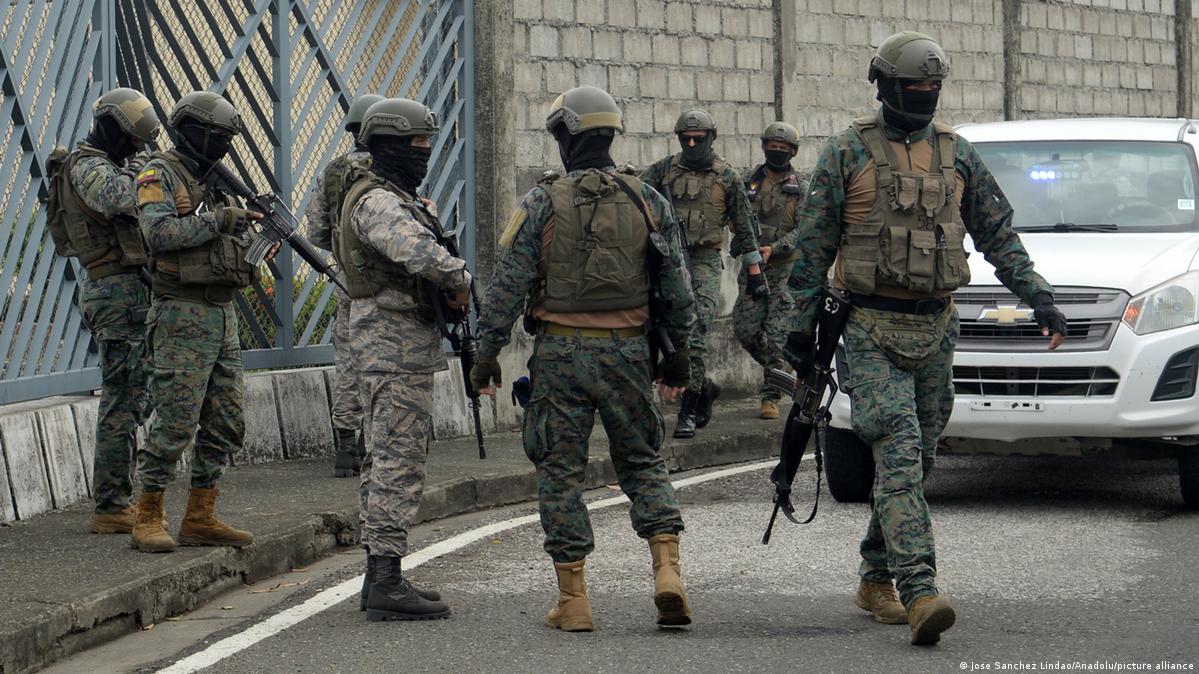 Ecuador's most-wanted gang leader Fito arrested — president – DW – 06 ...