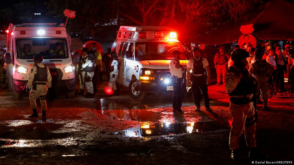 Mexico: Several killed as stage collapses at campaign rally – DW – 05 ...