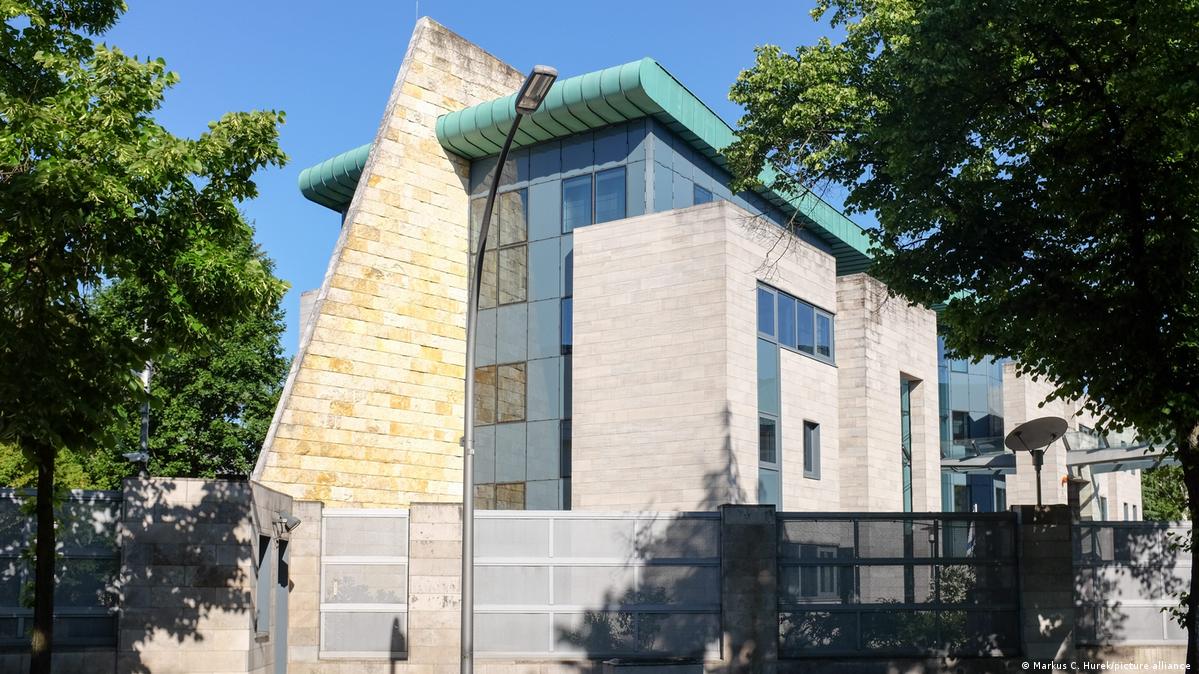 Germany: police arrest man over Israeli Embassy attack plot – DW – 10 ...