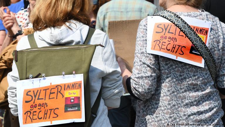 Why Nazi slogans and xenophobia appeal to rich kids – DW – 05/27/2024