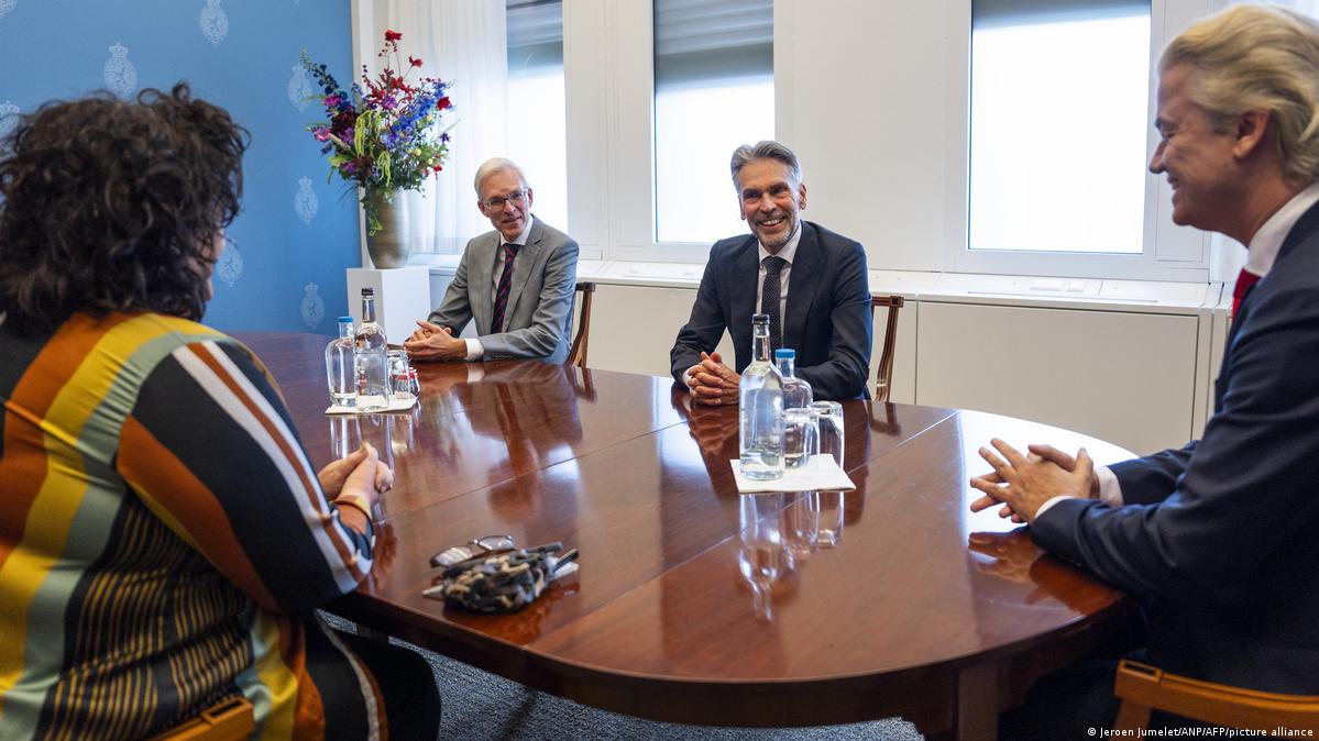 Netherlands: Former spy chief to lead right-wing coalition – DW – 05/28 ...