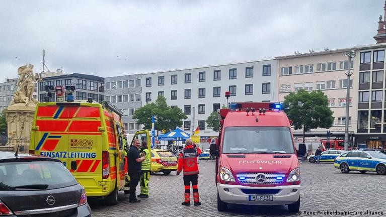 Germany: Knife attack in Mannheim, suspect shot