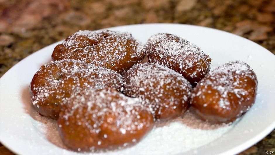 What's the secret of South Africa's sweet treat koesisters? – DW – 06 ...