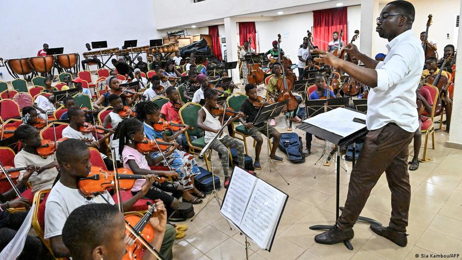En Côte d'Ivoire, la magie de l'orchestre d'Odienné