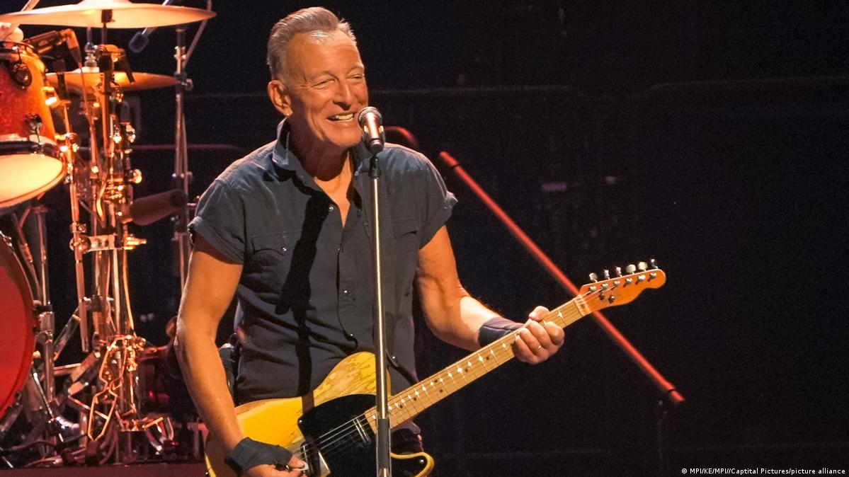Bruce Springsteen's 'Born in the U.S.A.': Misinterpreted hit – DW – 06 ...