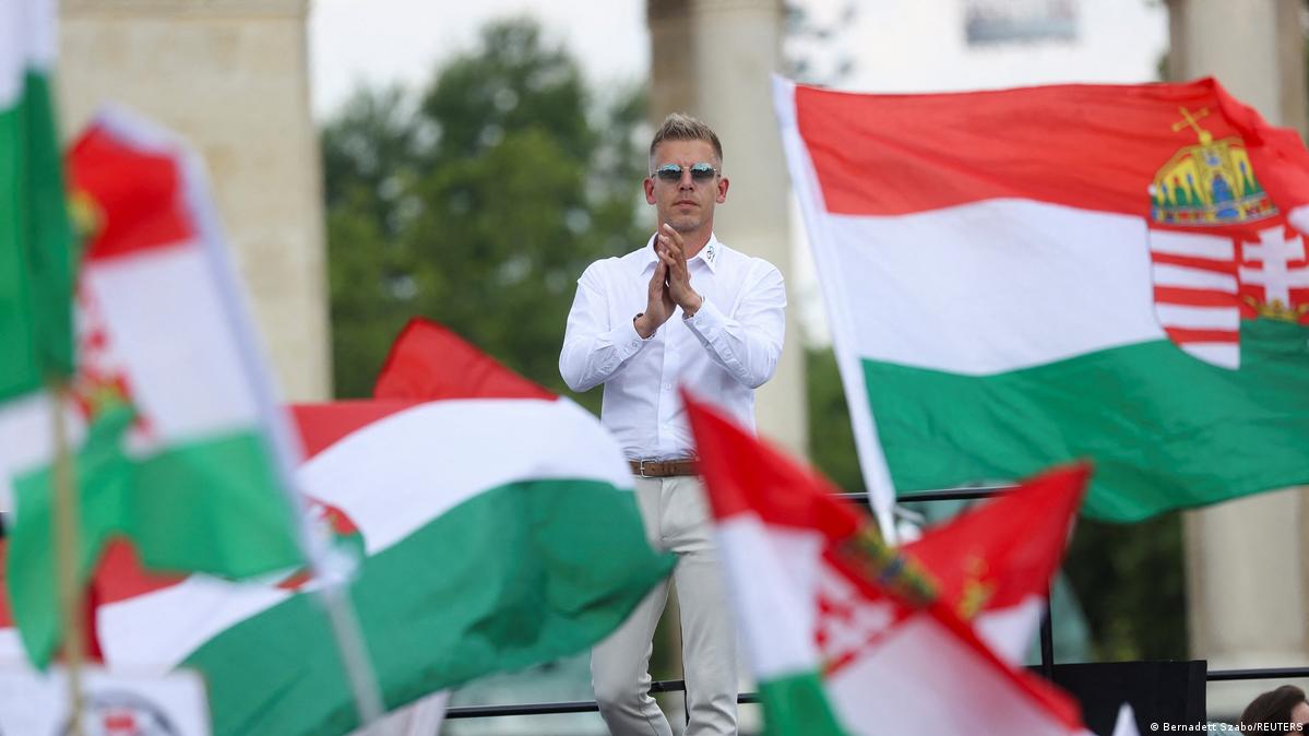 Hungary: Orban challenger draws massive crowd on eve of vote – DW – 06 ...