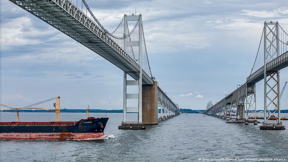Baltimore shipping lane fully reopens after bridge collapse – DW – 06 ...