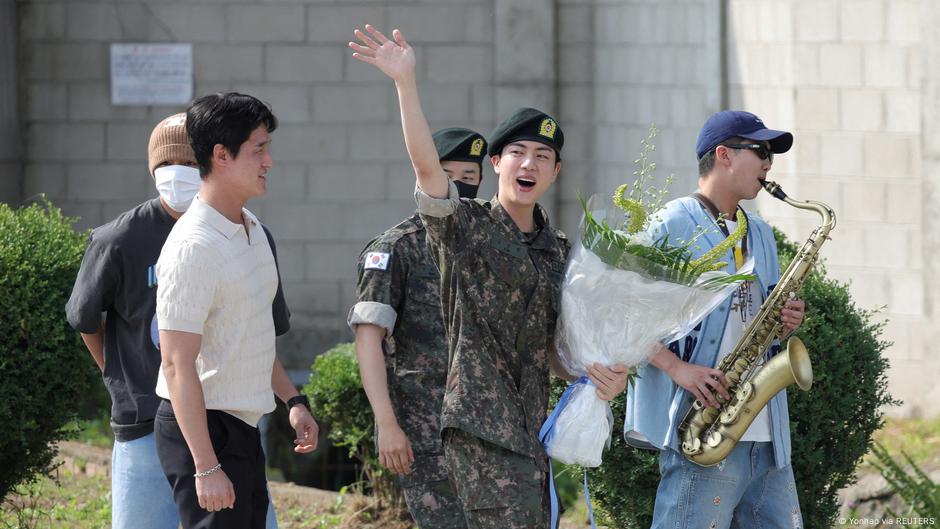 Bts Star Jin Completes Army Service In South Korea Dw 06 12 2024