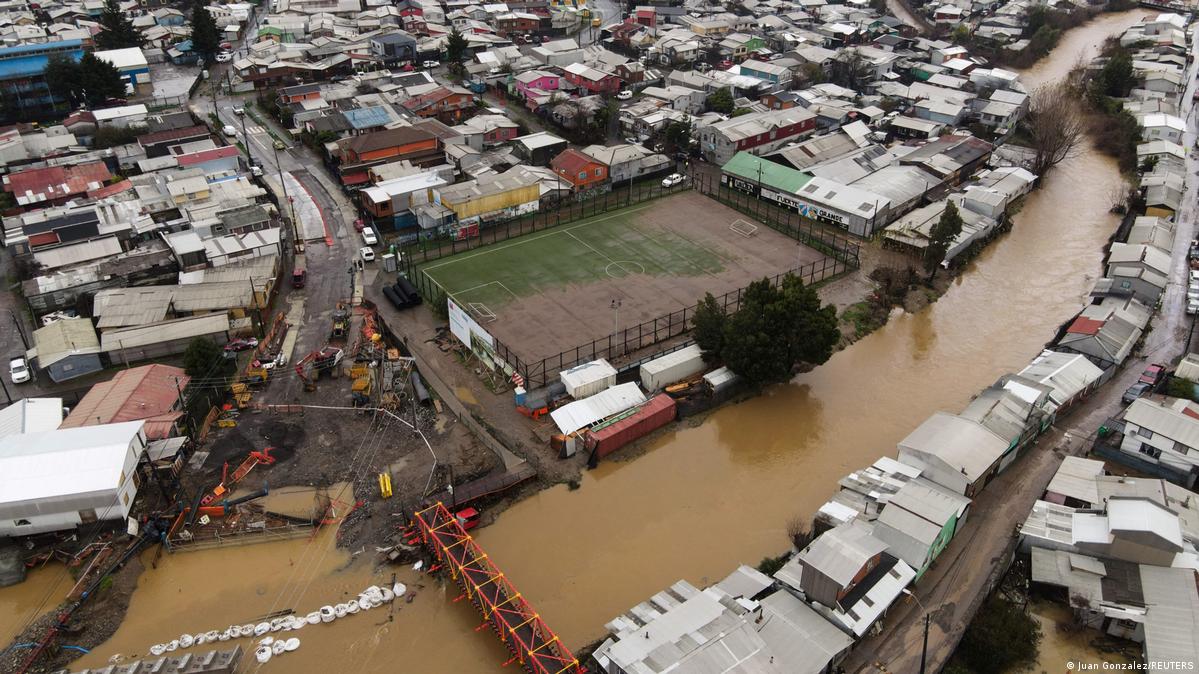 Chile hit by heavy rains, state of 'catastrophe' declared – DW – 06/14/2024