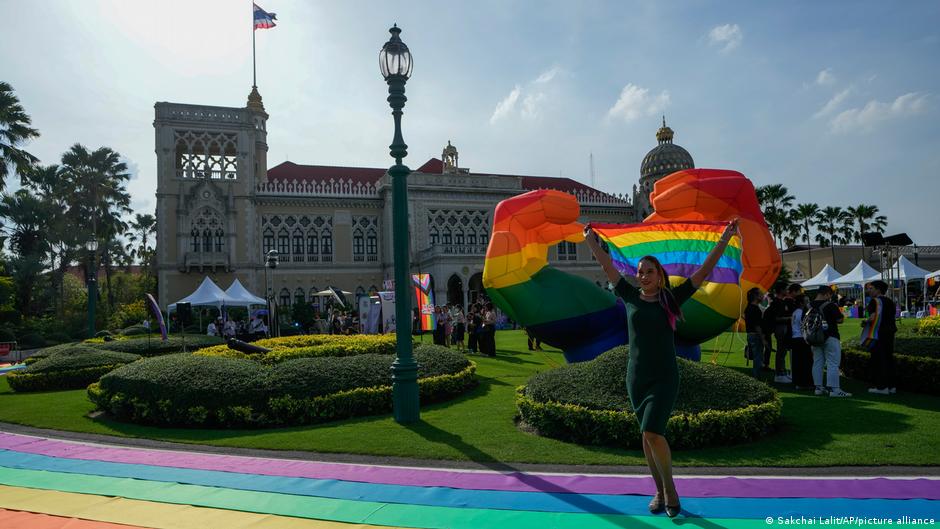 Tailandia legaliza el matrimonio igualitario – DW – 18/06/2024