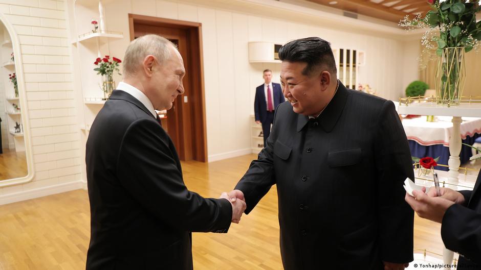 Kim Jong-un firma con Vladimir Putin un acuerdo estratégico – DW – 19 ...