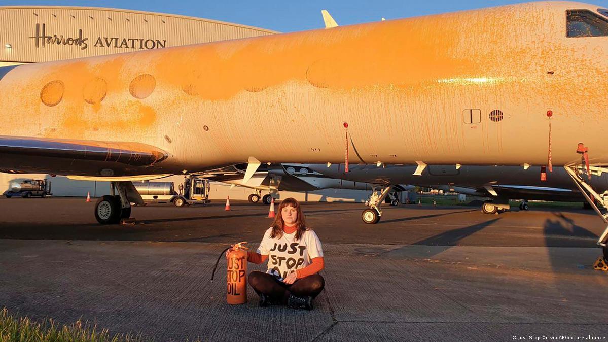 Taylor Swift's jet spared activists' orange paint – DW – 06/20/2024
