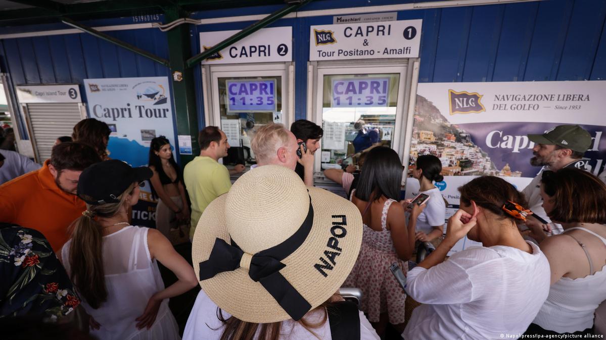 Italy: Capri mayor blocks tourists amid water shortage – DW – 06/22/2024