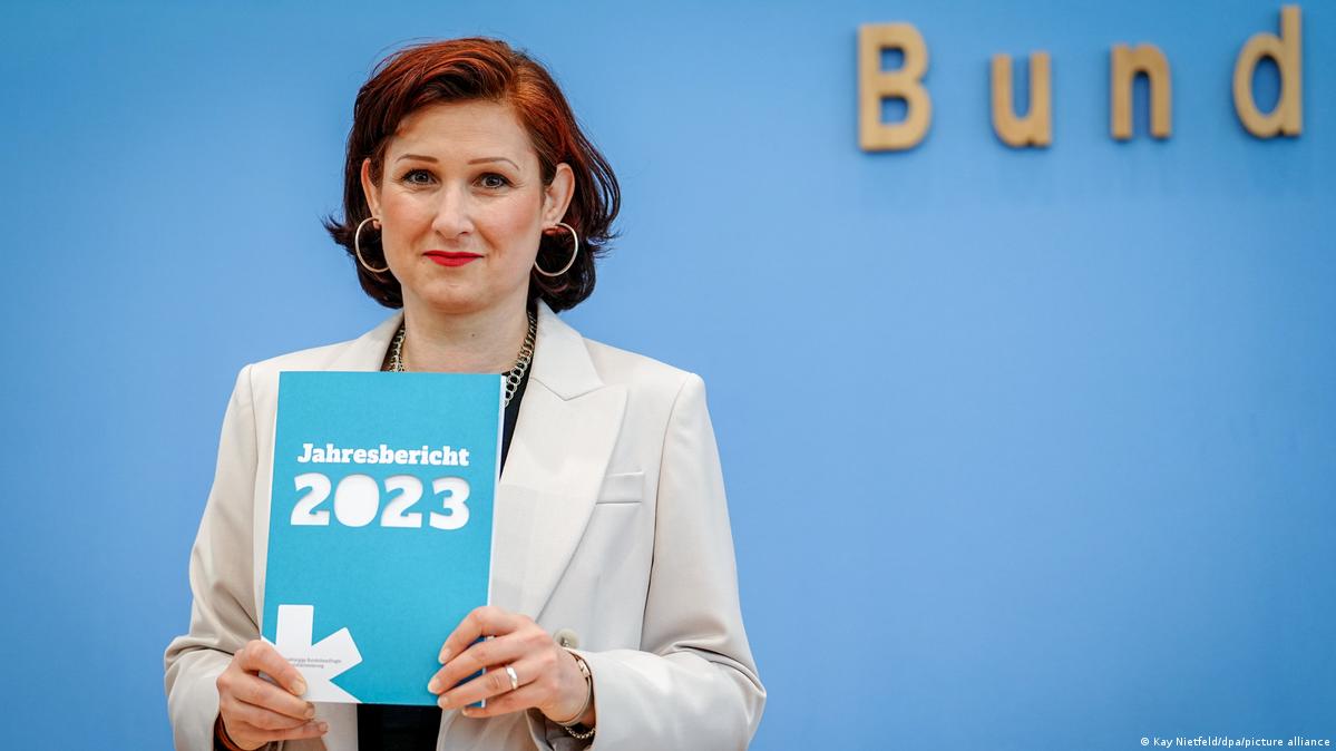 Germany: Annual discrimination report logs 22% rise in cases – DW – 06 ...