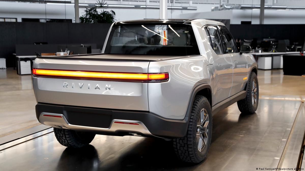 Volkswagen invests $5 billion in Rivian joint venture – DW – 06/26/2024
