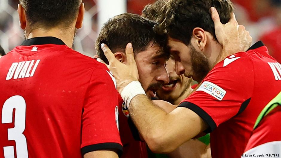 يورو 2024: جورجيا تصعق البرتغال وتتأهل مع تركيا لدور الـ16 – DW – 2024/6/26