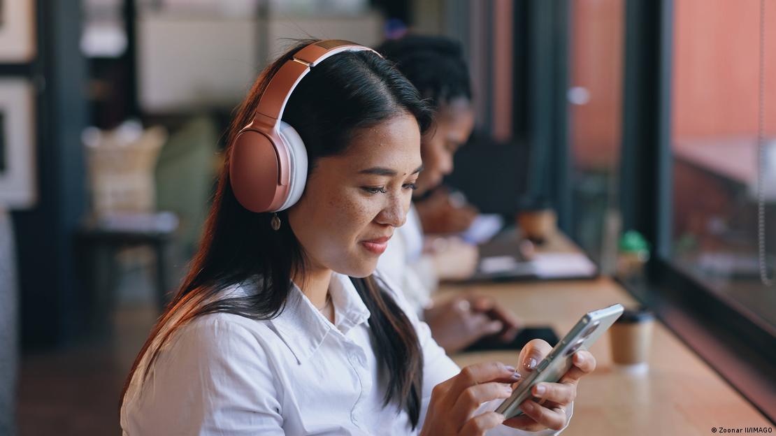 Breaking podcasting's 'rules' - The anti-formula to success?