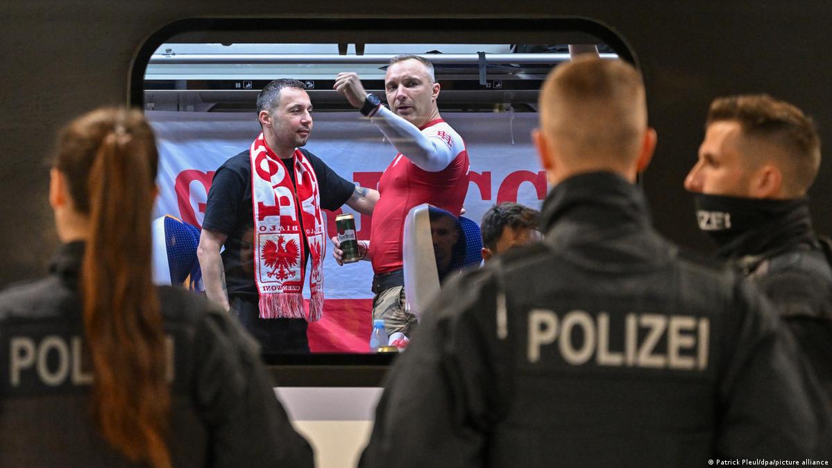 Germany: Federal Police sees a rise in attacks on officers – DW – 08/21 ...