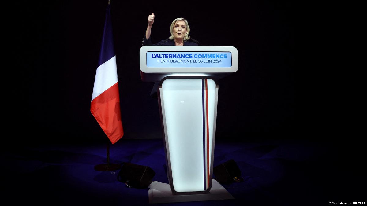 Extrema derecha francesa gana con el 33,15 % de los votos