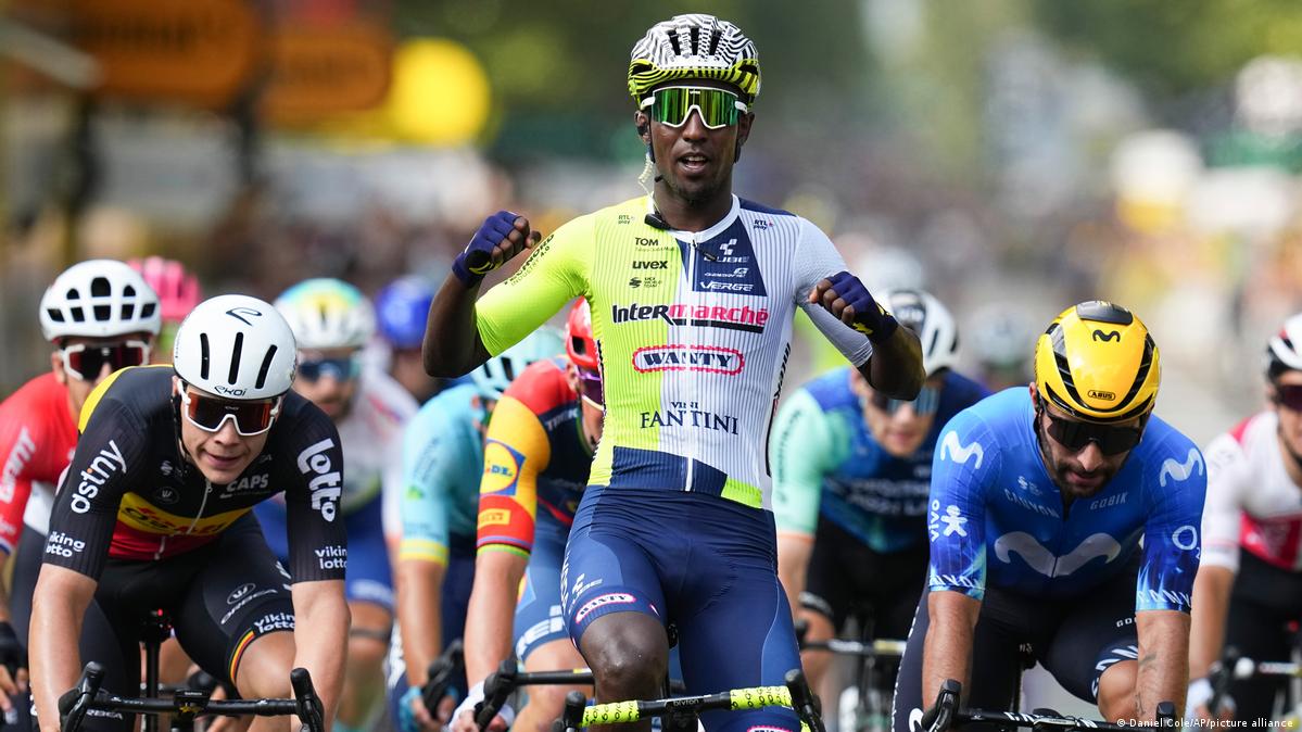 Eritrea's Biniam Girmay makes history at Tour de France – DW – 07/01/2024