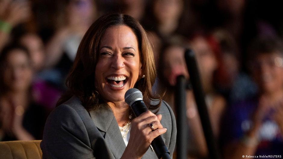 EUA: Kamala Harris ganha força com retirada de Biden – DW – 22/07/2024