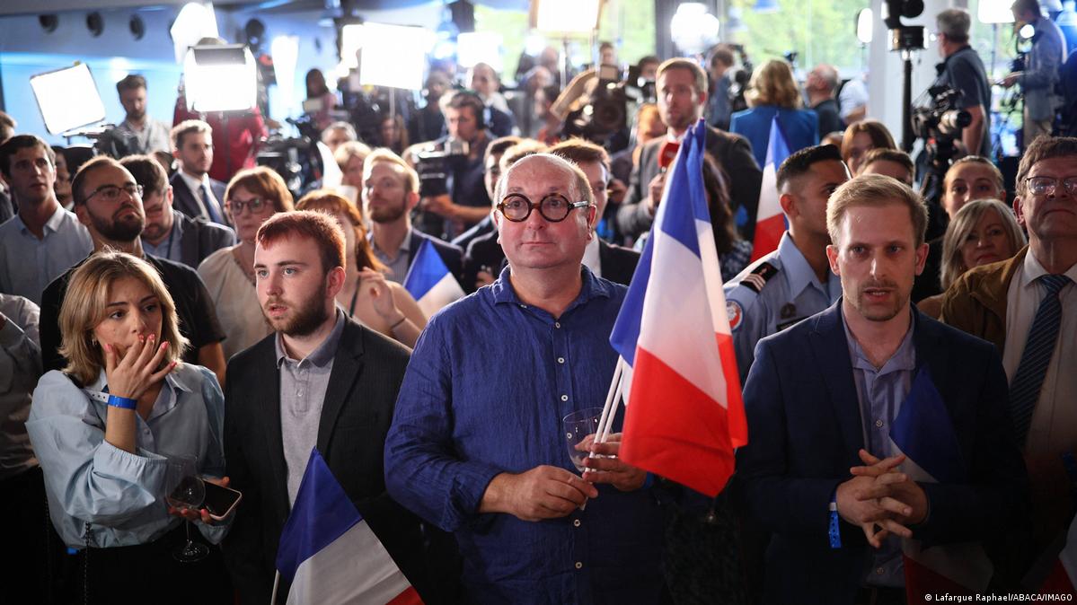 Relief in Europe after left wins France's snap election – DW – 07/08/2024