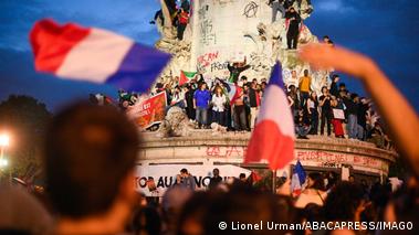 French election: Leftists win big, far right places third – DW – 07/08/2024