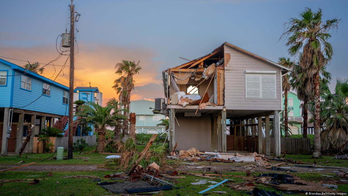 US: Tropical Storm Beryl moves through Texas – DW – 07/09/2024